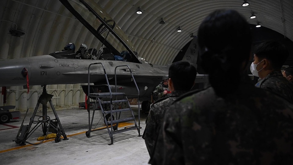 DVIDS - Video - Kunsan Airmen perform aircraft decontamination