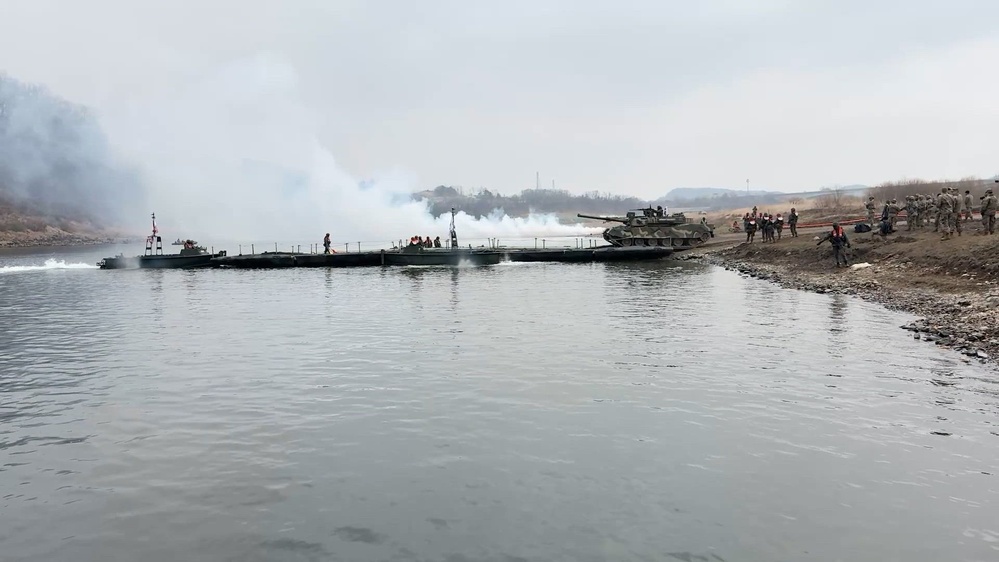 DVIDS - Video - Freedom Shield 25 - ROK-US Joint Force Wet Gap Crossing