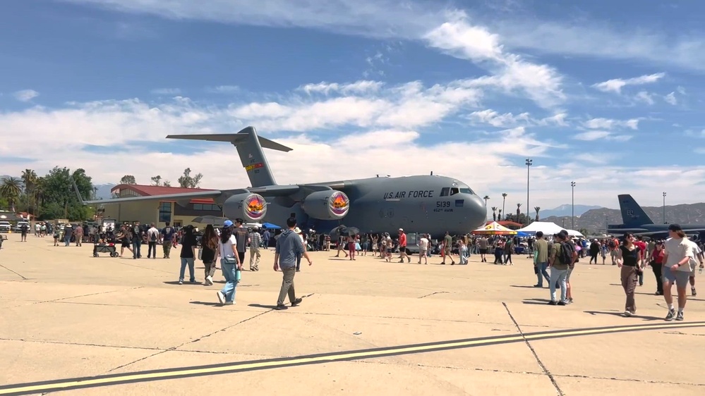 DVIDS - Video - 2025 SoCal Air Show (Crowd Wide Shots)