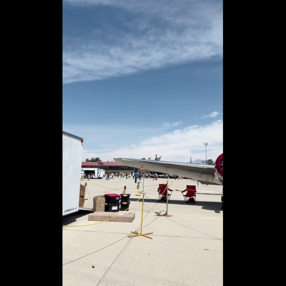 DVIDS - Video - 2025 SoCal Air Show (Crowd Wide Shots Vertical)