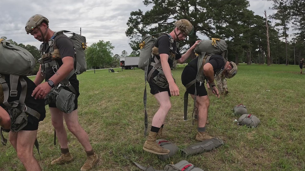DVIDS - Video - 1-507 PIR AIRBORNE OPEATION (WATER)