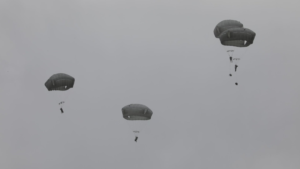 DVIDS - Video - B-ROLL PACKAGE: 173rd Airborne Operation Swift Response ...