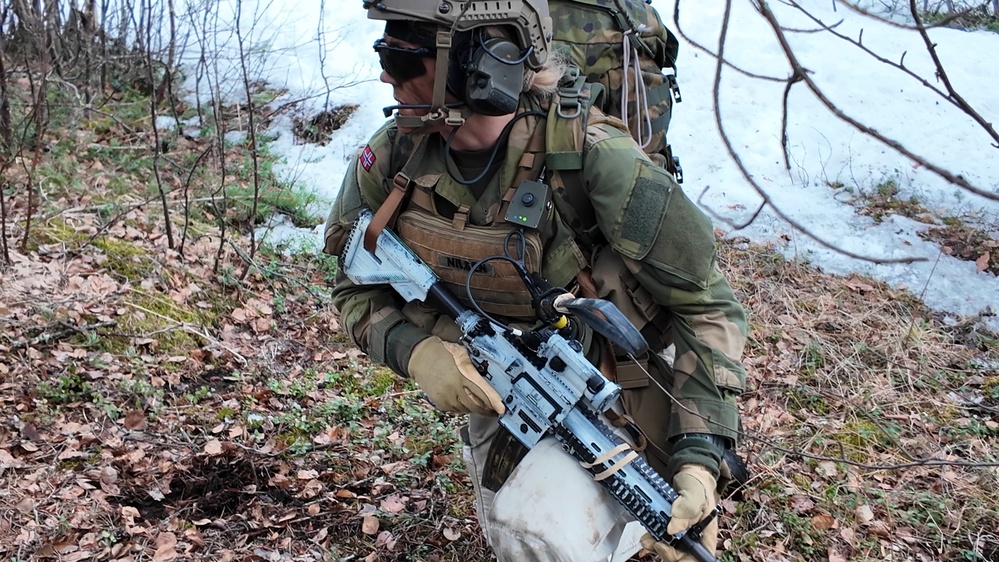 DVIDS - Video - B-ROLL: Norwegian Infantry Conduct Force on Force ...