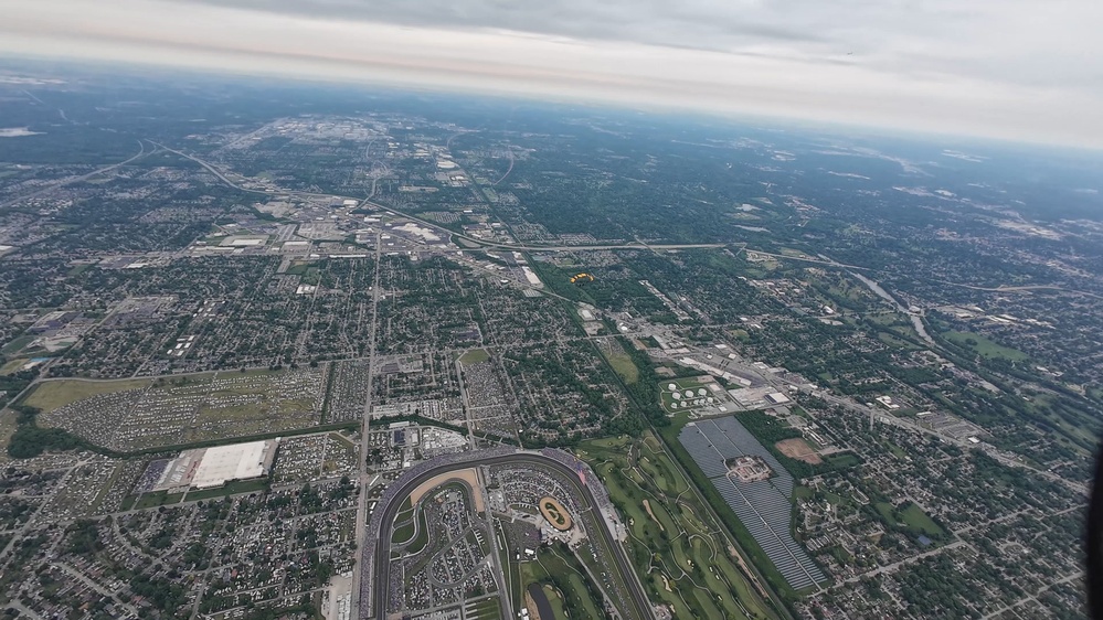 DVIDS - Video - U.S, Army Parachute Teams jump in to Indy 500 pre-race