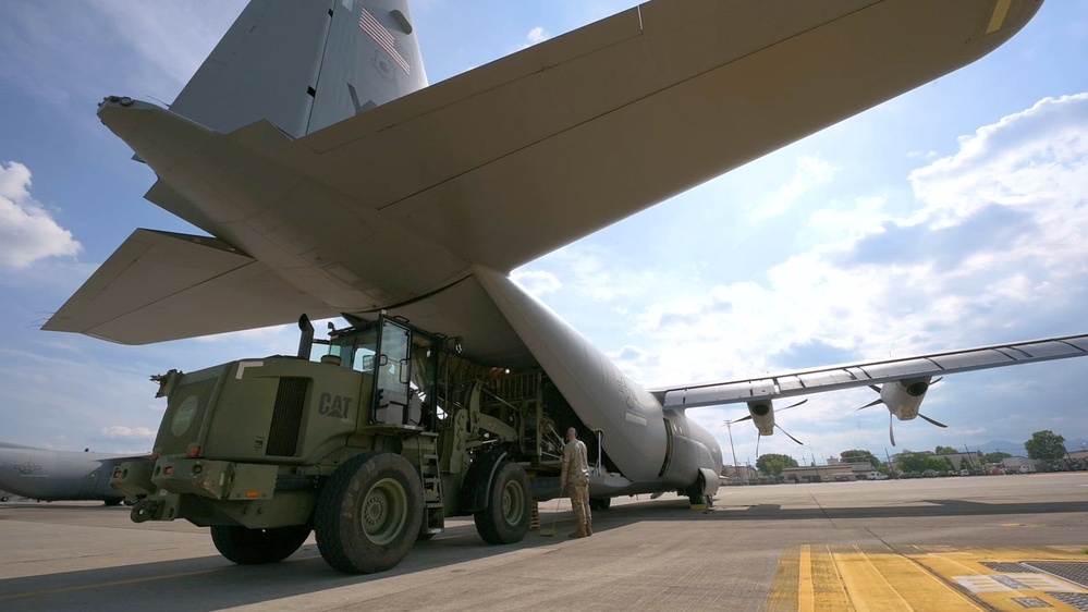 DVIDS - Video - 36 AS airdrop training (B-Roll)