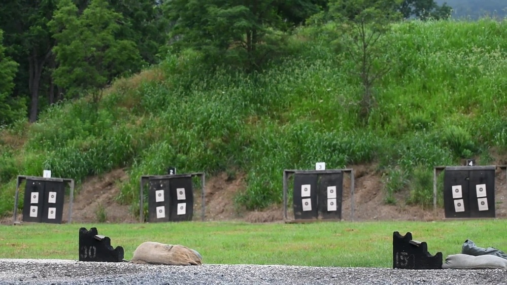 DVIDS - Video - M4 carbine weapons qualification