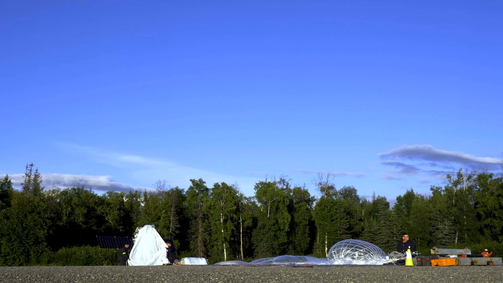 DVIDS - Video - Aerostar launches high-altitude balloon during Arctic ...