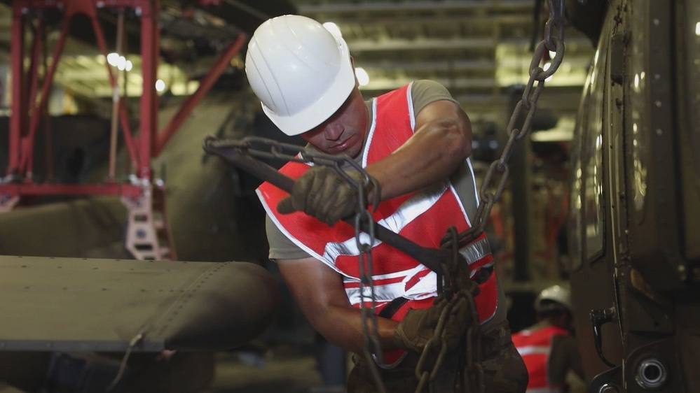 DVIDS - Video - Aircraft Load PORT OPS B-Roll