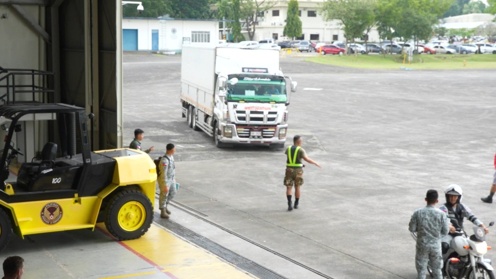 DVIDS - Video - U.S. Marines Stage Food Pallets for Foreign Disaster ...