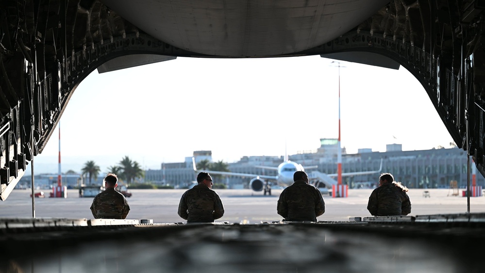 DVIDS - Video - C-17 Cargo Run