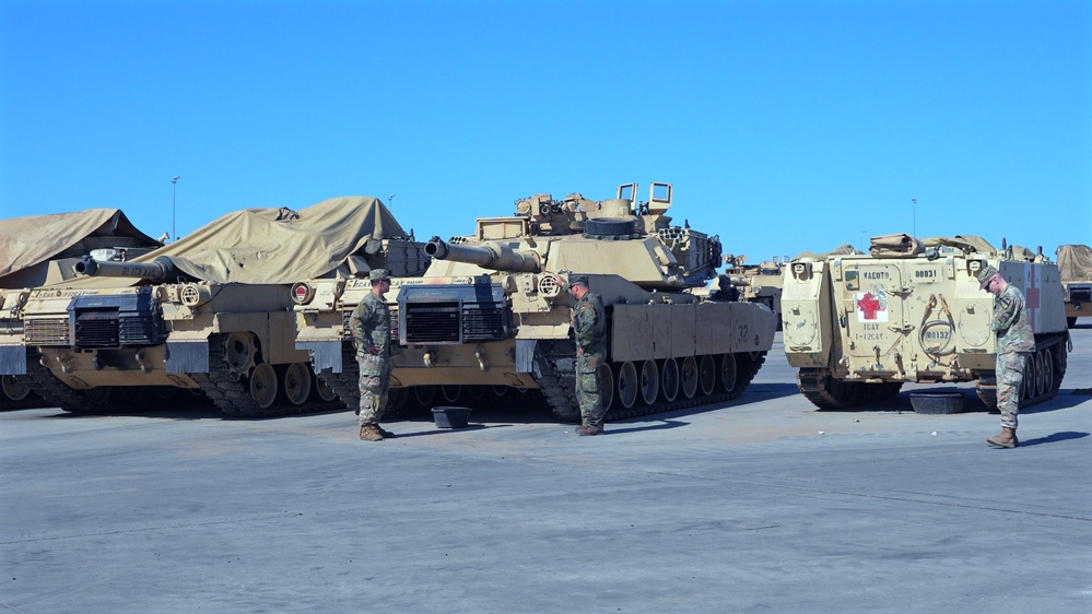 DVIDS - Video - German Army Master Sgt. receives Abrams familiarization ...