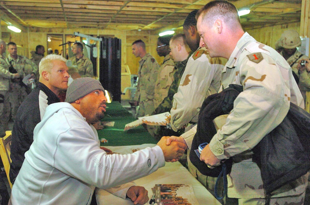 DVIDS - Images - SFC Jeffrey Craig meets WWE (Luther) [Image 8 of 8]