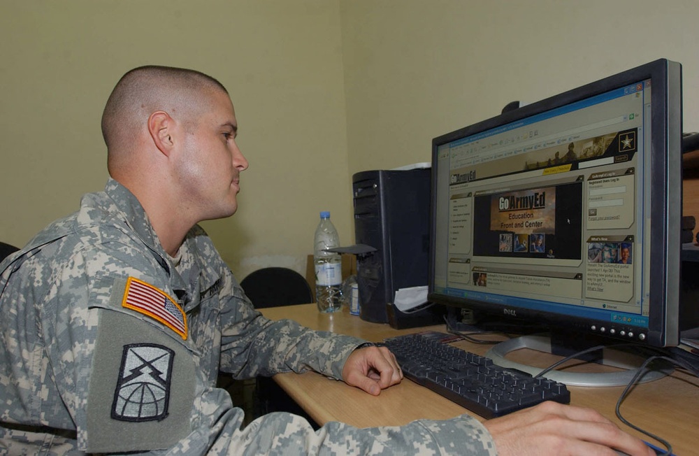 DVIDS - News - Signal battalion keeps Soldiers communicating