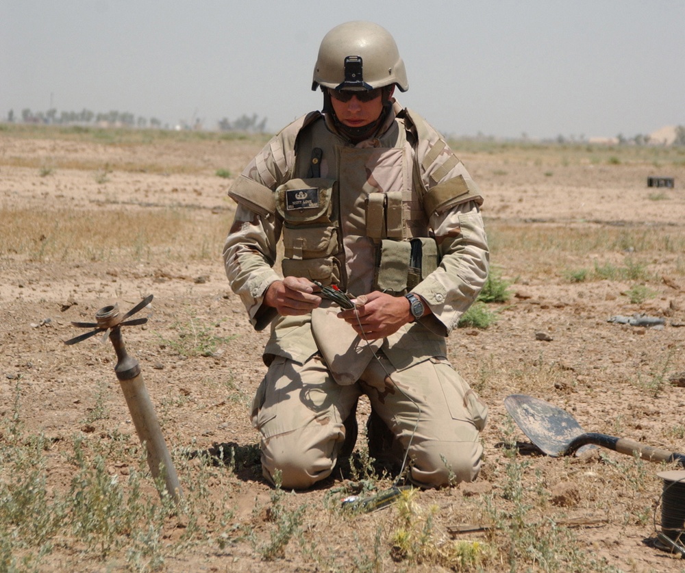 DVIDS - News - Fistful of dynamite: EOD techs prove their mettle in Iraq