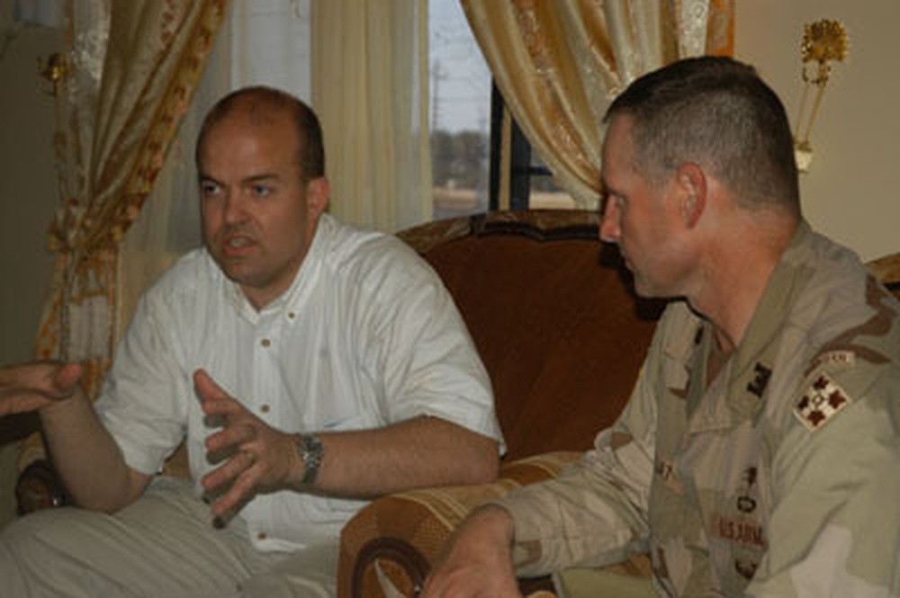 DVIDS - Images - Distinguished visitor [Image 2 of 4]