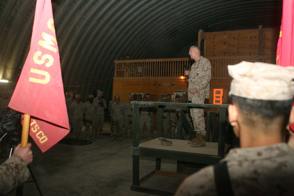 DVIDS - News - Commandant visits Marines in Camp Taqaddum