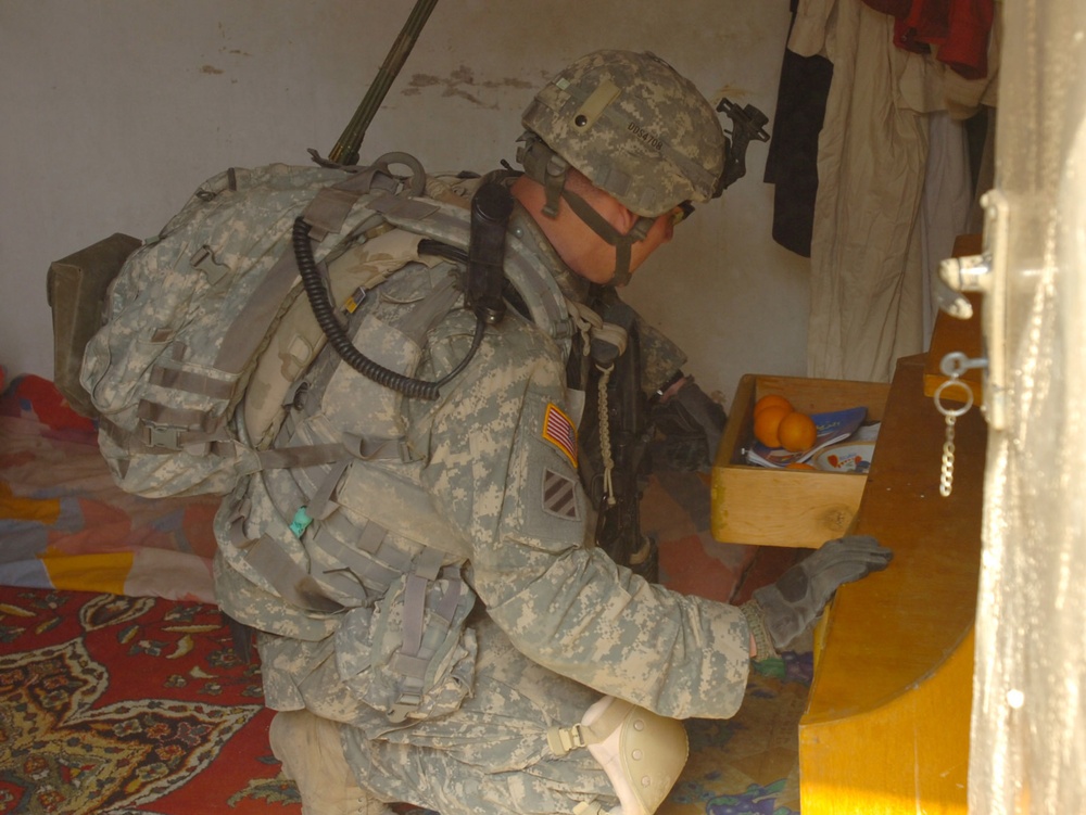 DVIDS - News - Ironhorse Brigade Troopers Work With Iraqi Troops in ...