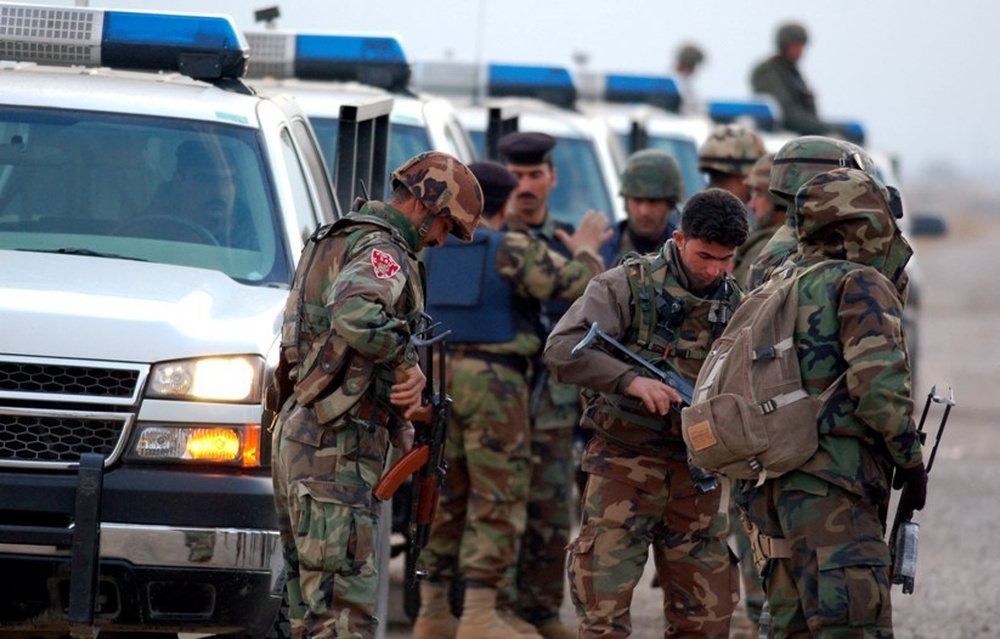 DVIDS - News - Iraq Security and Coalition Forces "drop and roll" into ...