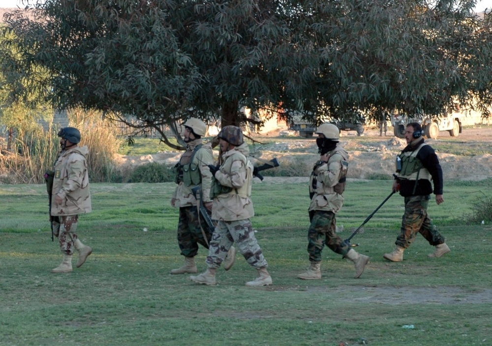 DVIDS - Images - Iraqi army tests new equipment, scours village for ...