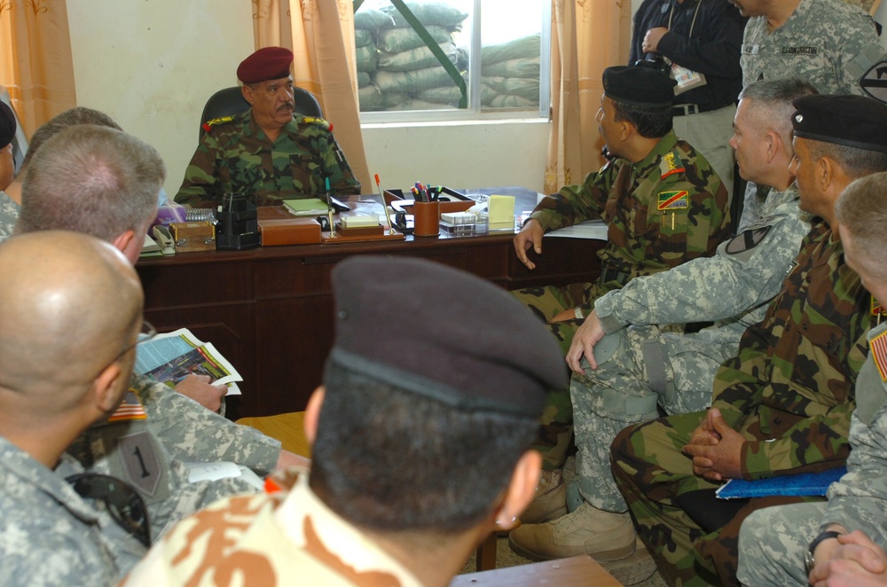 DVIDS - News - Baghdad Operations Command Leader meets new Iraqi troops ...