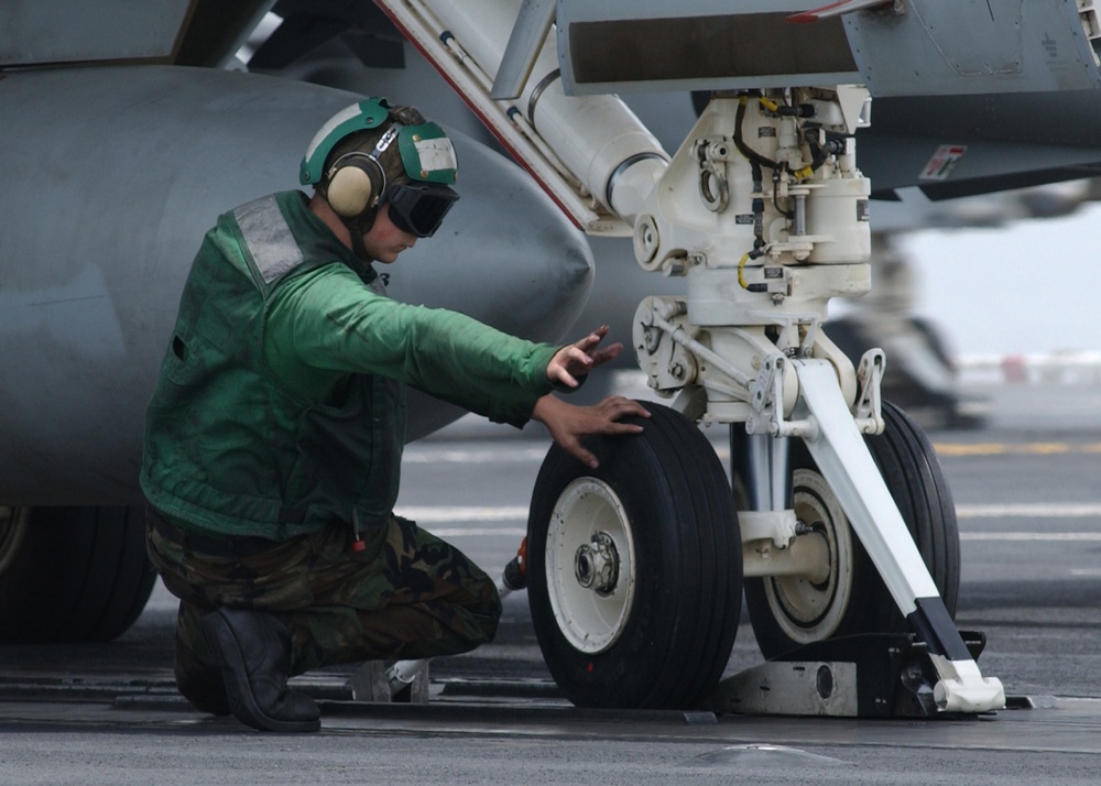 DVIDS - Images - carrier operations [Image 1 of 2]