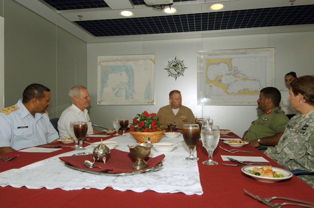 DVIDS - Images - Navy Commanders Enhance Cooperation in Belize [Image 3 ...