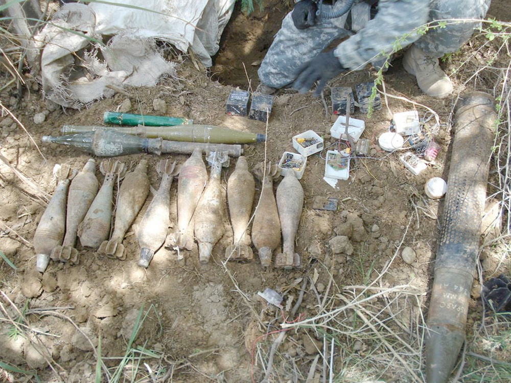 DVIDS - News - Volunteers reveal multiple weapons caches north of Baghdad