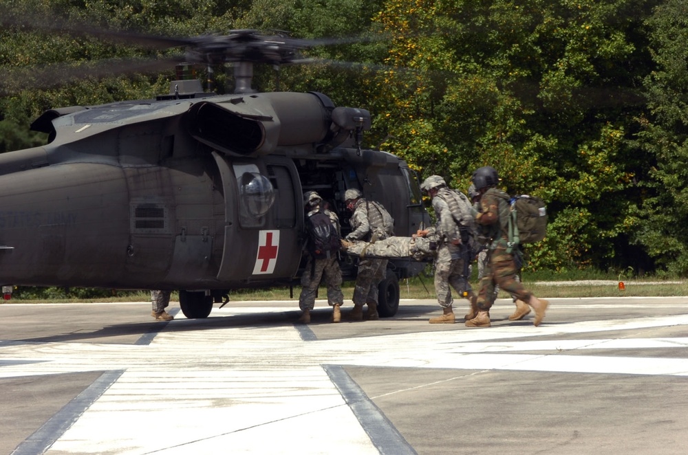 DVIDS - News - Guardsmen from Task Force Thunder train for medical ...
