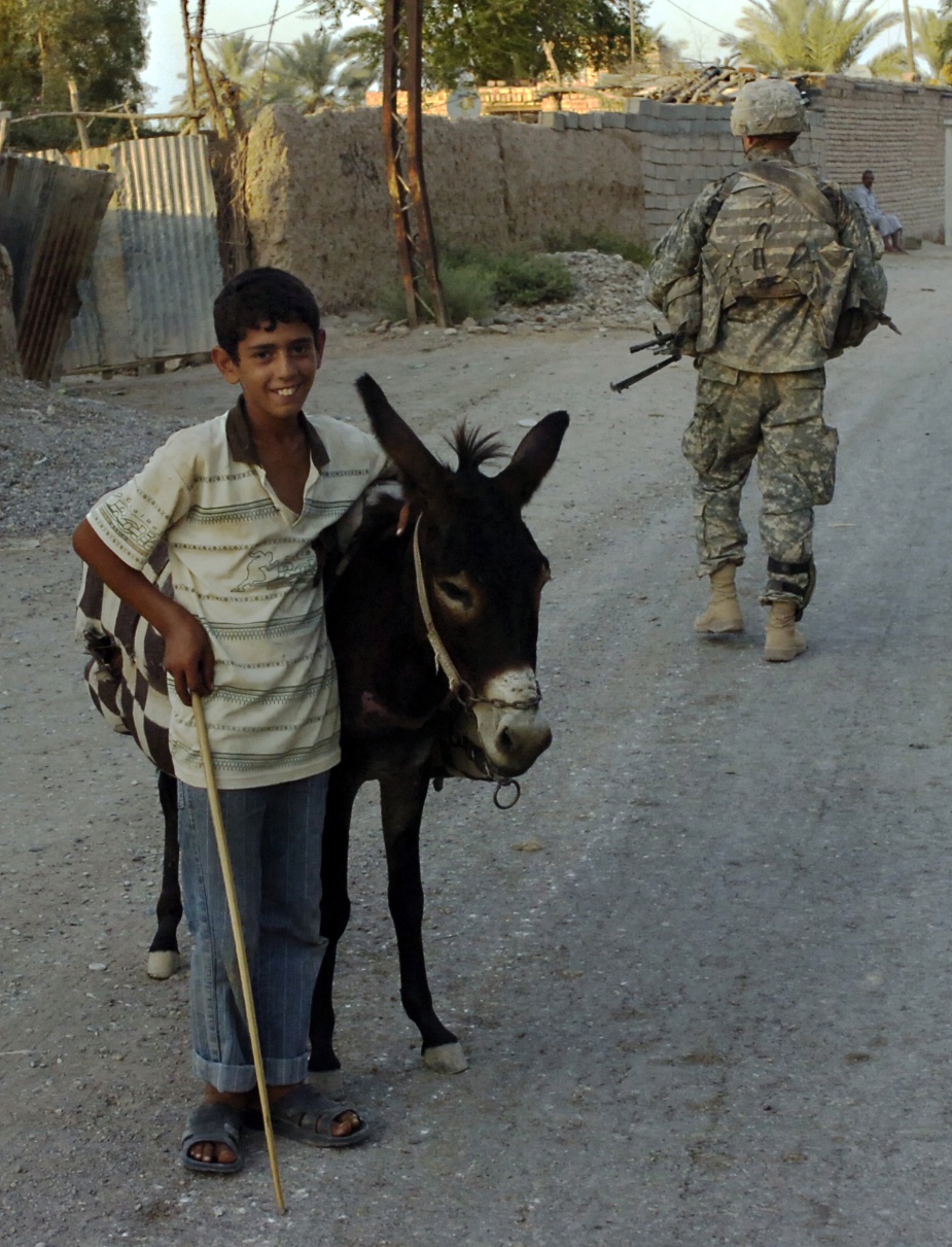 DVIDS - Images - Americans and Iraqis Meet On Friendly Terms [Image 2 of 2]