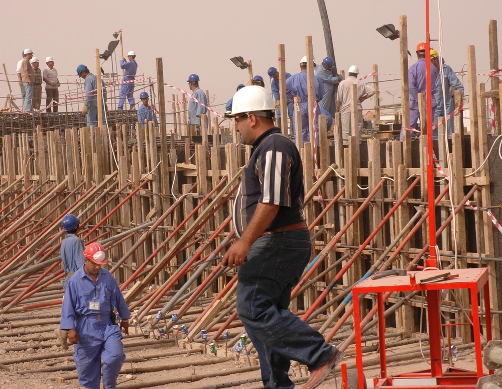 DVIDS - News - Iraqi Crew Works to Expand Electrical Generation
