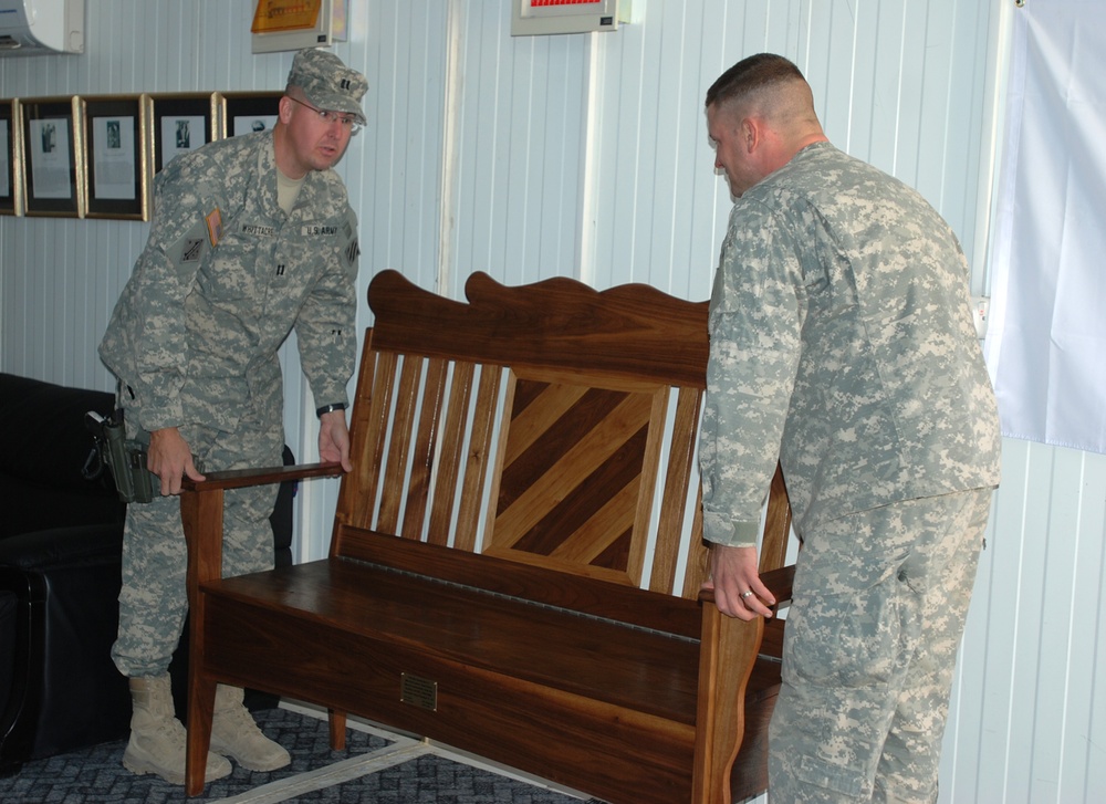 DVIDS - News - Soldiers present general with 3ID Bench