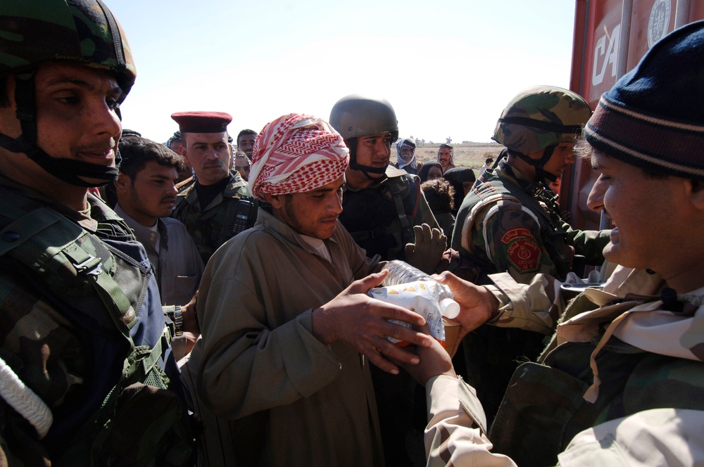 DVIDS - Images - Muthanna MEDCAP/VETCAP [Image 7 of 10]