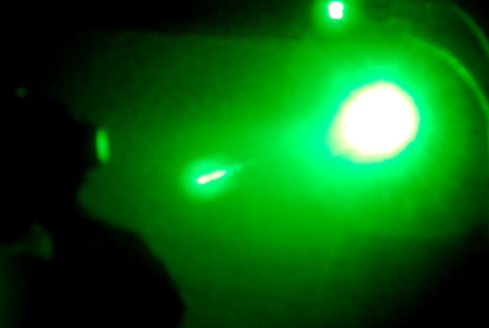 DVIDS - News - Soldiers qualify on weapons in flight, darkness