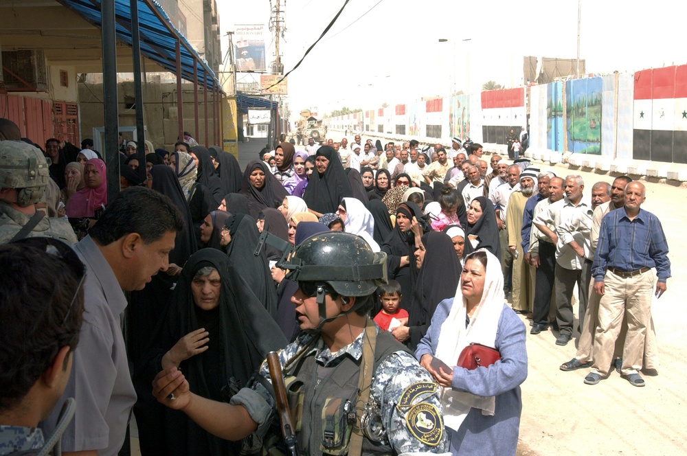 DVIDS - News - New bank opens in Rashid's center of commerce