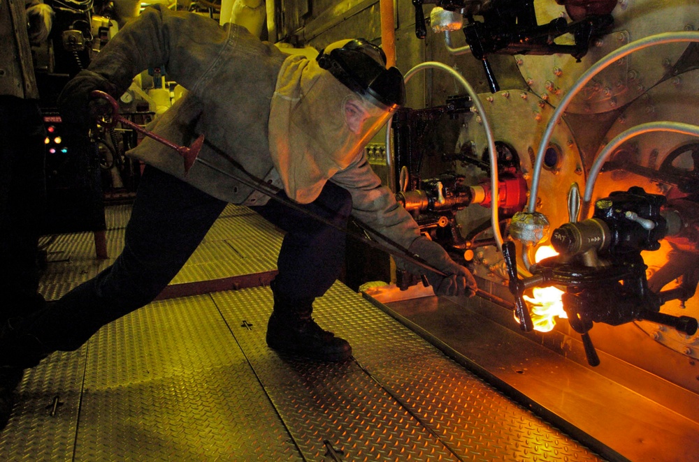 DVIDS - Images - Firing the engines aboard the USS Kitty Hawk