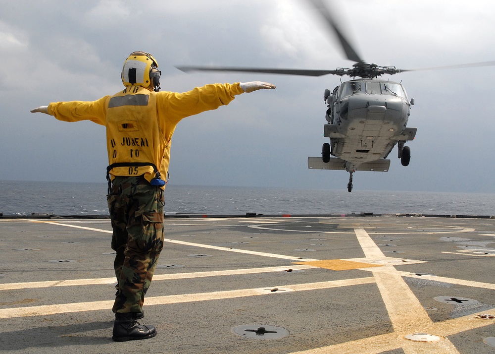 DVIDS - Images - Seahawk departs USS Juneau [Image 3 of 3]
