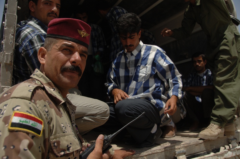 DVIDS - Images - Detainees Await Freedom [Image 6 of 7]