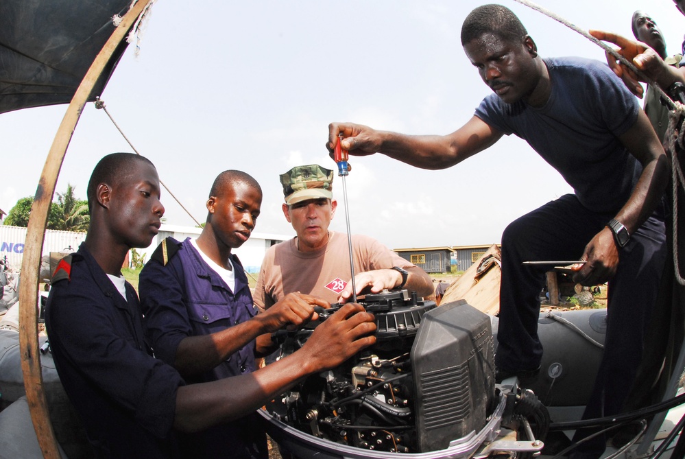 DVIDS - Images - APS training and teaching Ghanaian military personnel ...