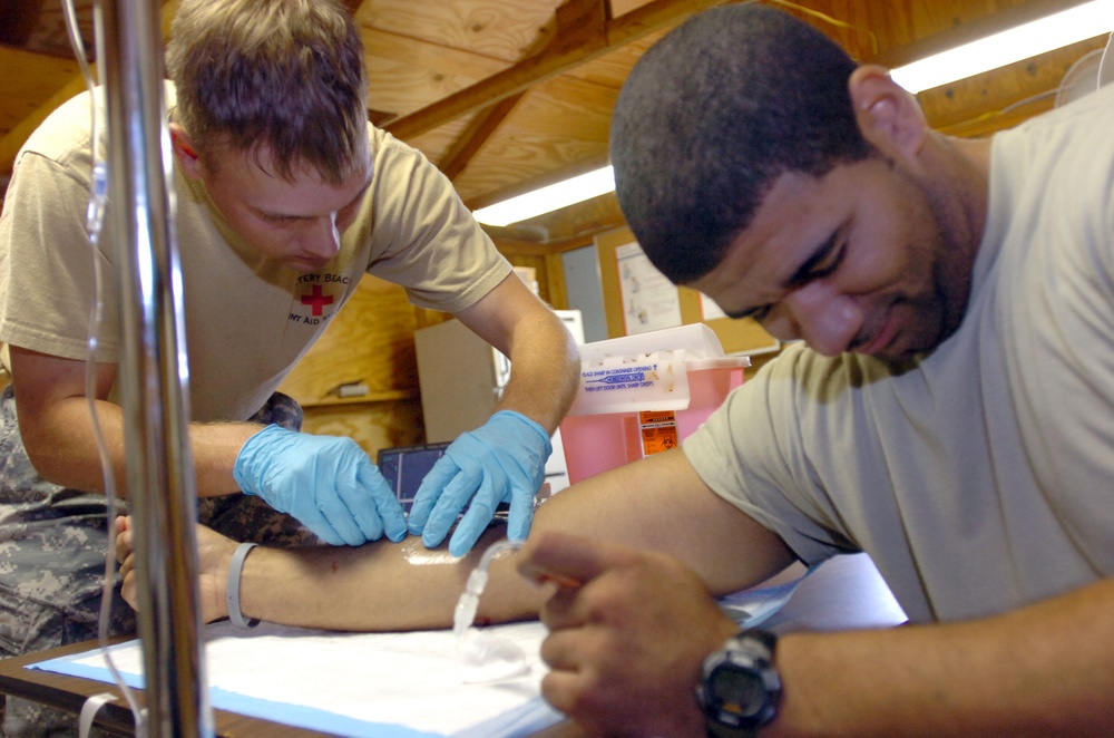 DVIDS - Images - Non-Medical Soldiers Help Save Lives [Image 5 of 7]
