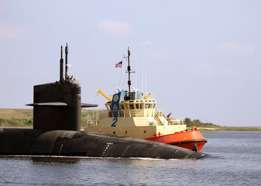 DVIDS - Images - USS Florida departs Kings Bay [Image 1 of 3]