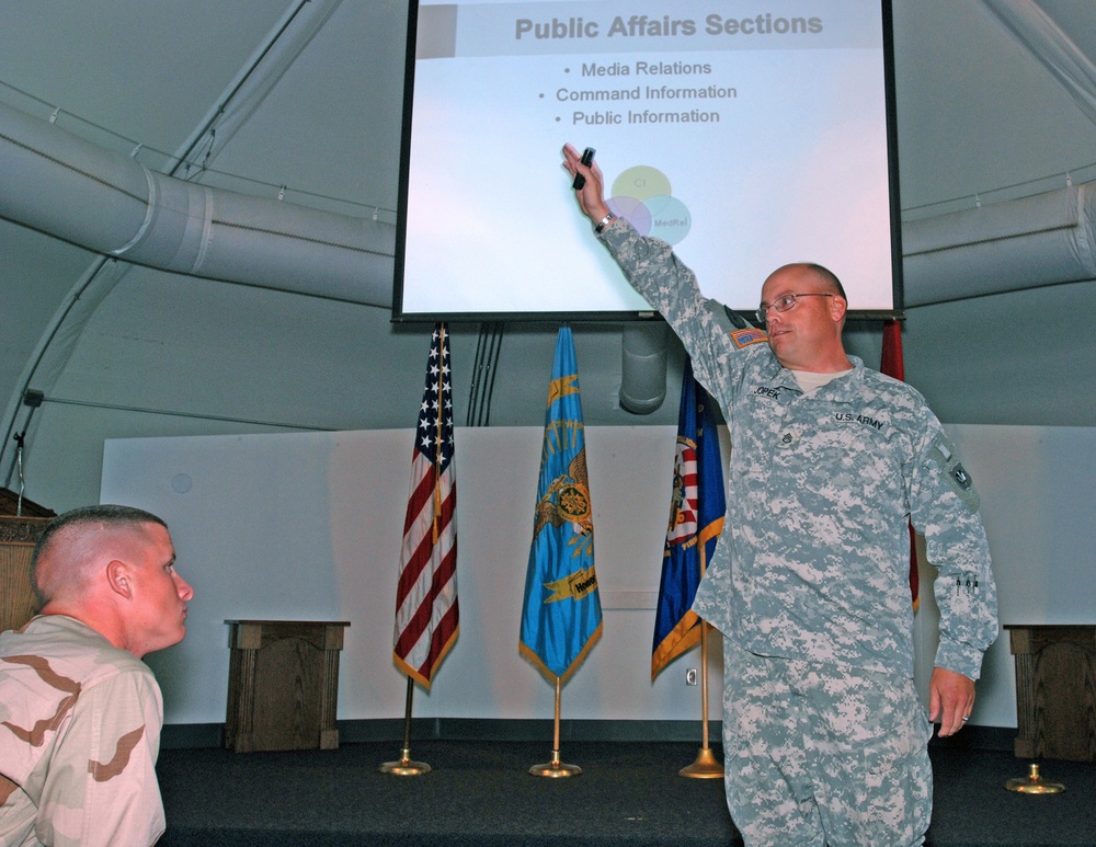 DVIDS - Images - Newcomers Brief [Image 1 of 2]