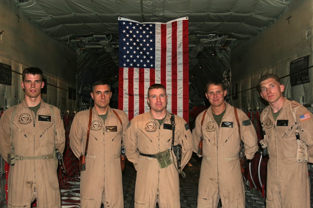 DVIDS - News - Redwing Marine supports recon jump training