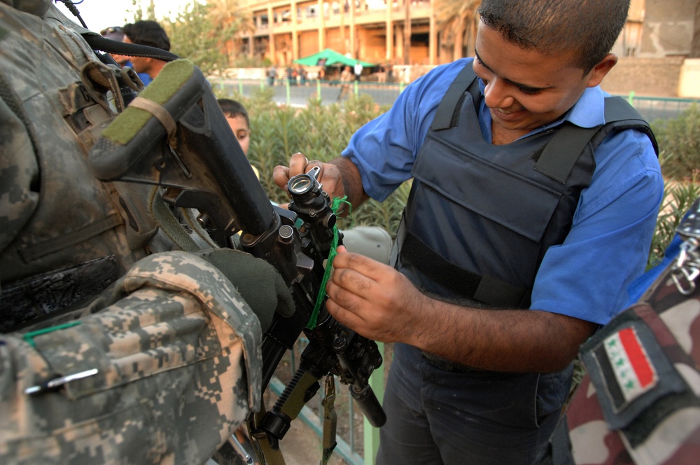 DVIDS - Images - Iraqis Join Together in Pilgrimage