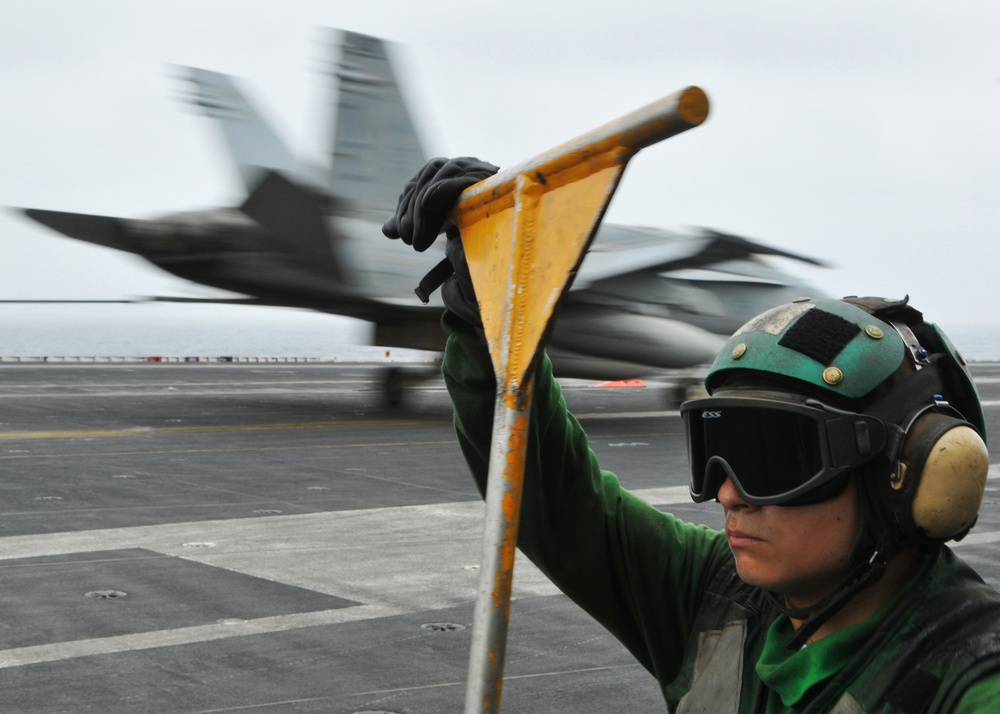 DVIDS - Images - Directing and handling the planes aboard the USS ...