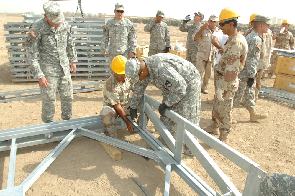 DVIDS - News - Engineers train Iraqi Soldiers to build bridges