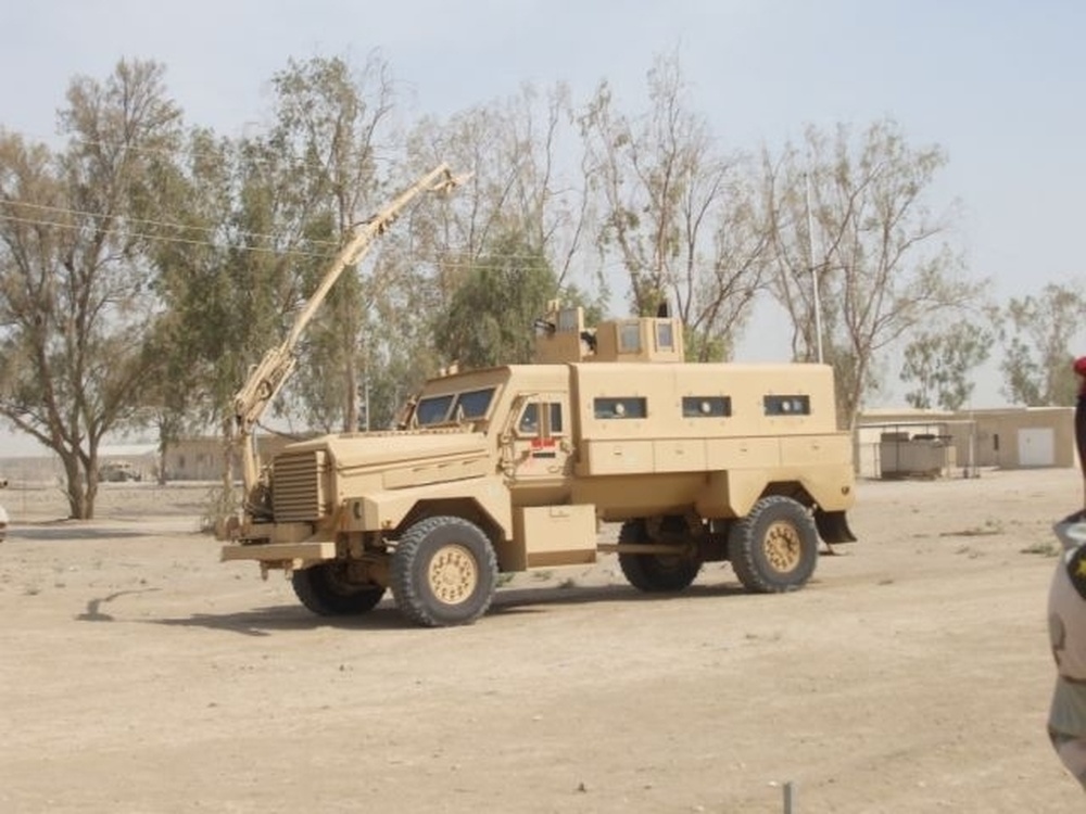 DVIDS - News - 8th Iraqi Army Division Receives Route Clearance Equipment