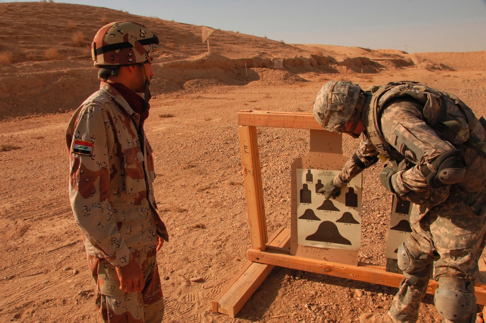 DVIDS - News - Iraqi Army receive weapons training by Taskmasters