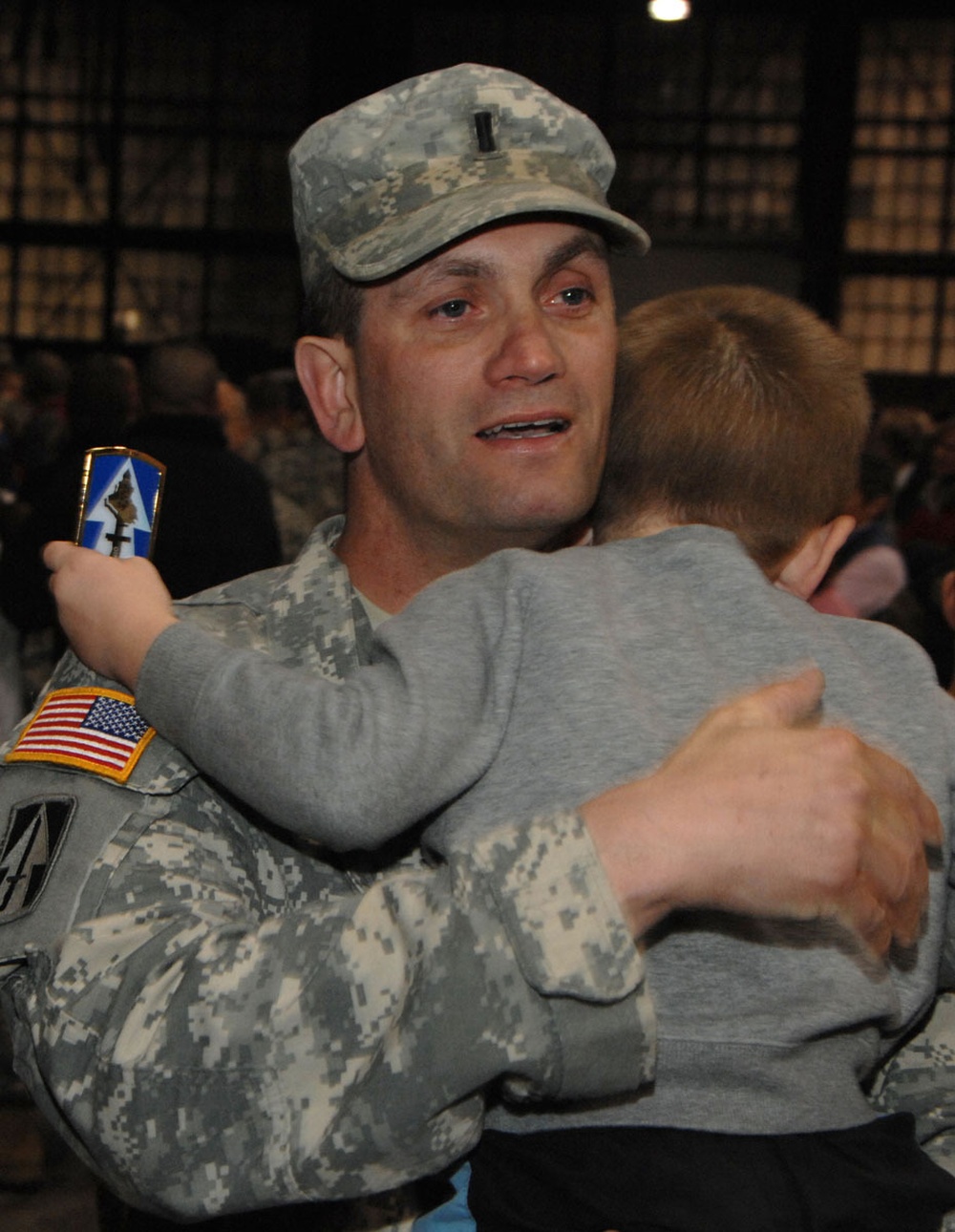 DVIDS - Images - 76th Brigade Soldiers return to warm welcome [Image 6 ...