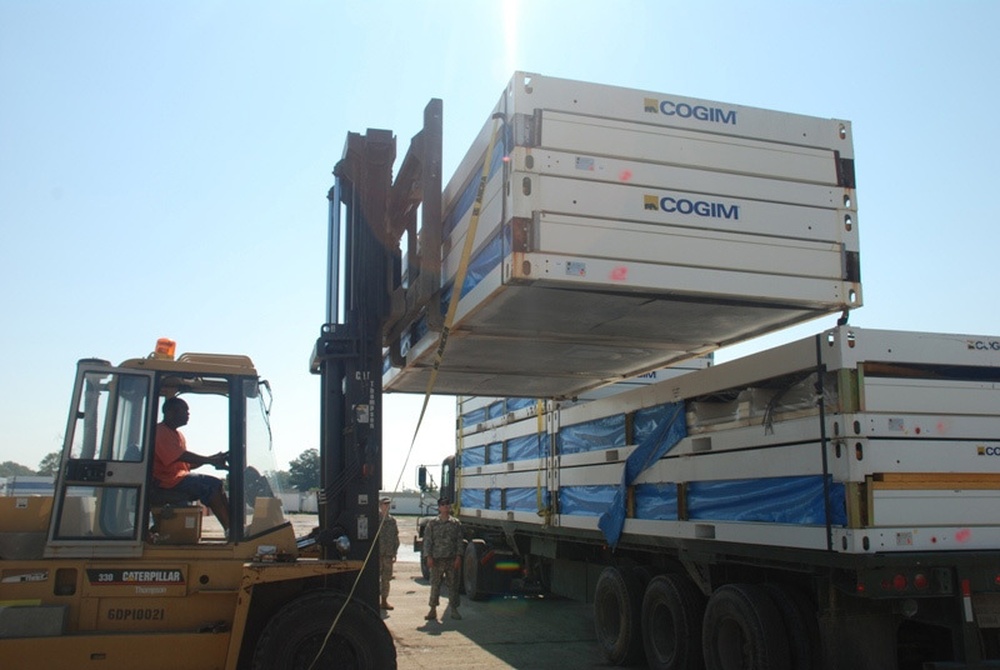 DVIDS - News - Citizen-Soldiers volunteer to transport FEMA housing units