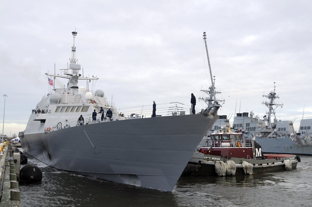 DVIDS - Images - USS Freedom arrives in Norfolk